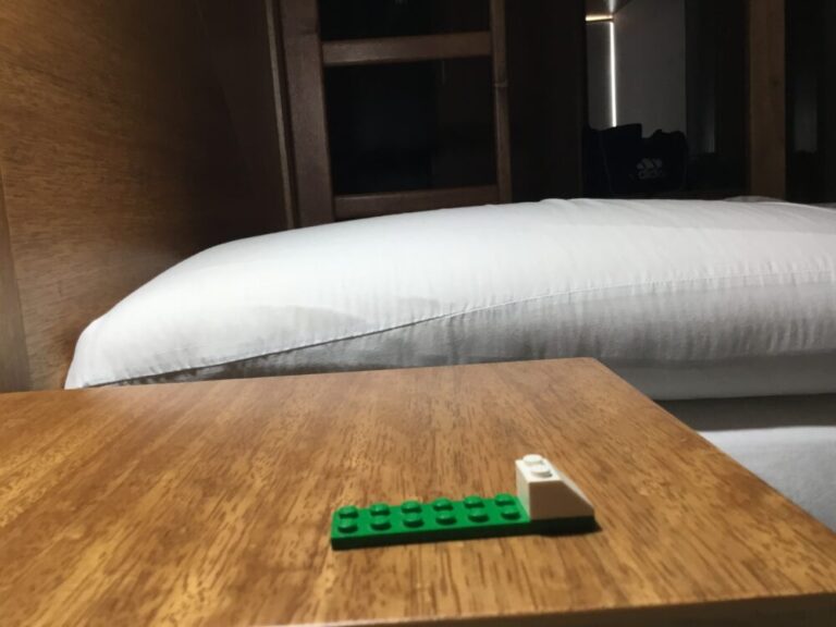 How to make a mini Lego airplane - Oliver's Legos